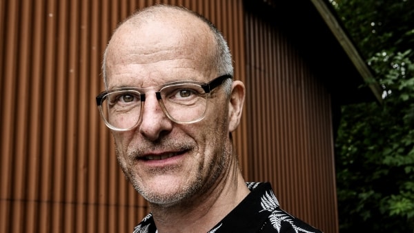 Har du set byens helt nye skulptur? Derfor hylder Flemming flere tusind vejlensere | jv.dk