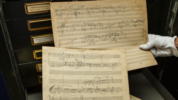 Ukendte Carl Nielsen-noder dukket op i pengeskab i Tivoli | dbrs.dk