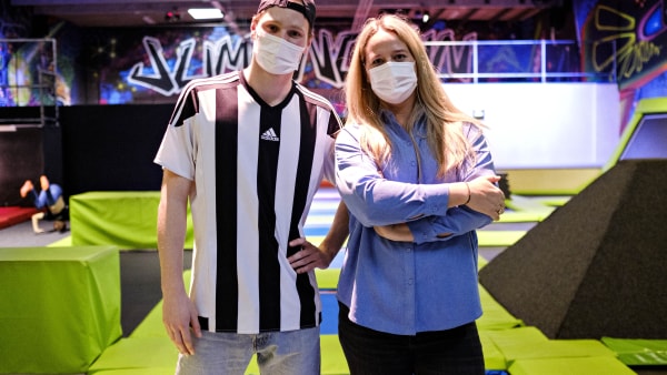 JumpingFun angrebet på Facebook efter opfordring til mundbind: - I er nogle forbandede nazister ...