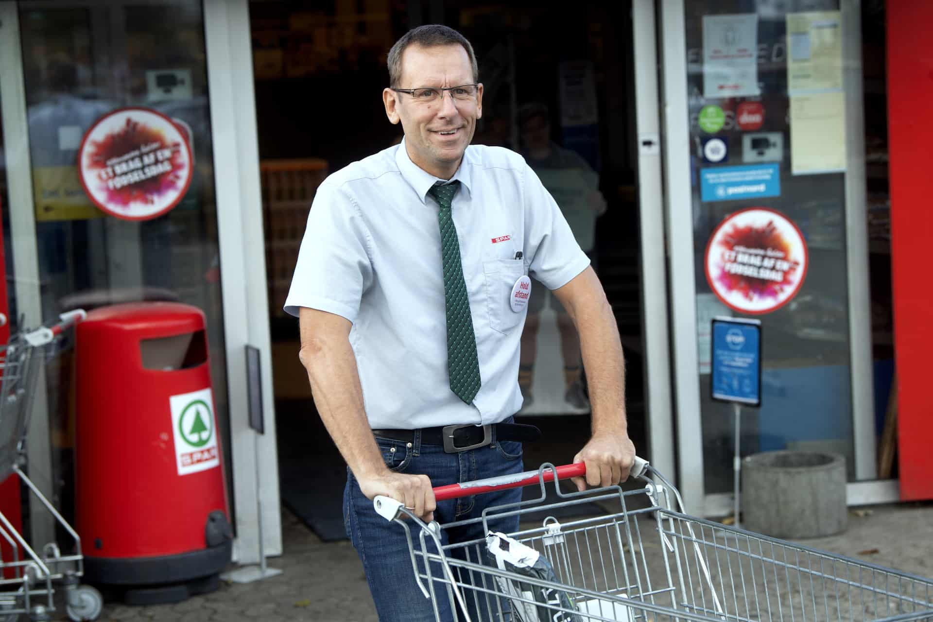Købmand har stået skoleret i banken flere gange og skruet helt ned for ...