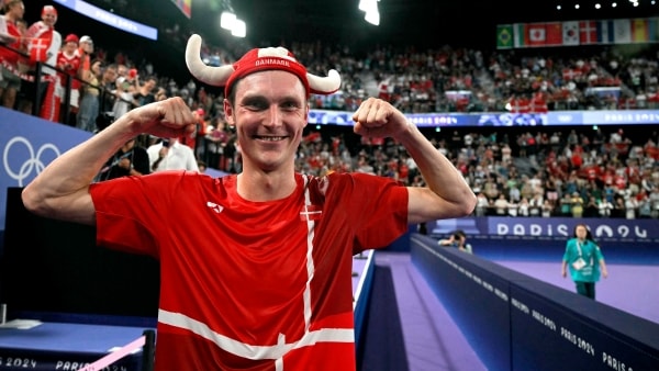 Guld-Victor landede i nat - ser frem til hviledag, inden han skal være ...