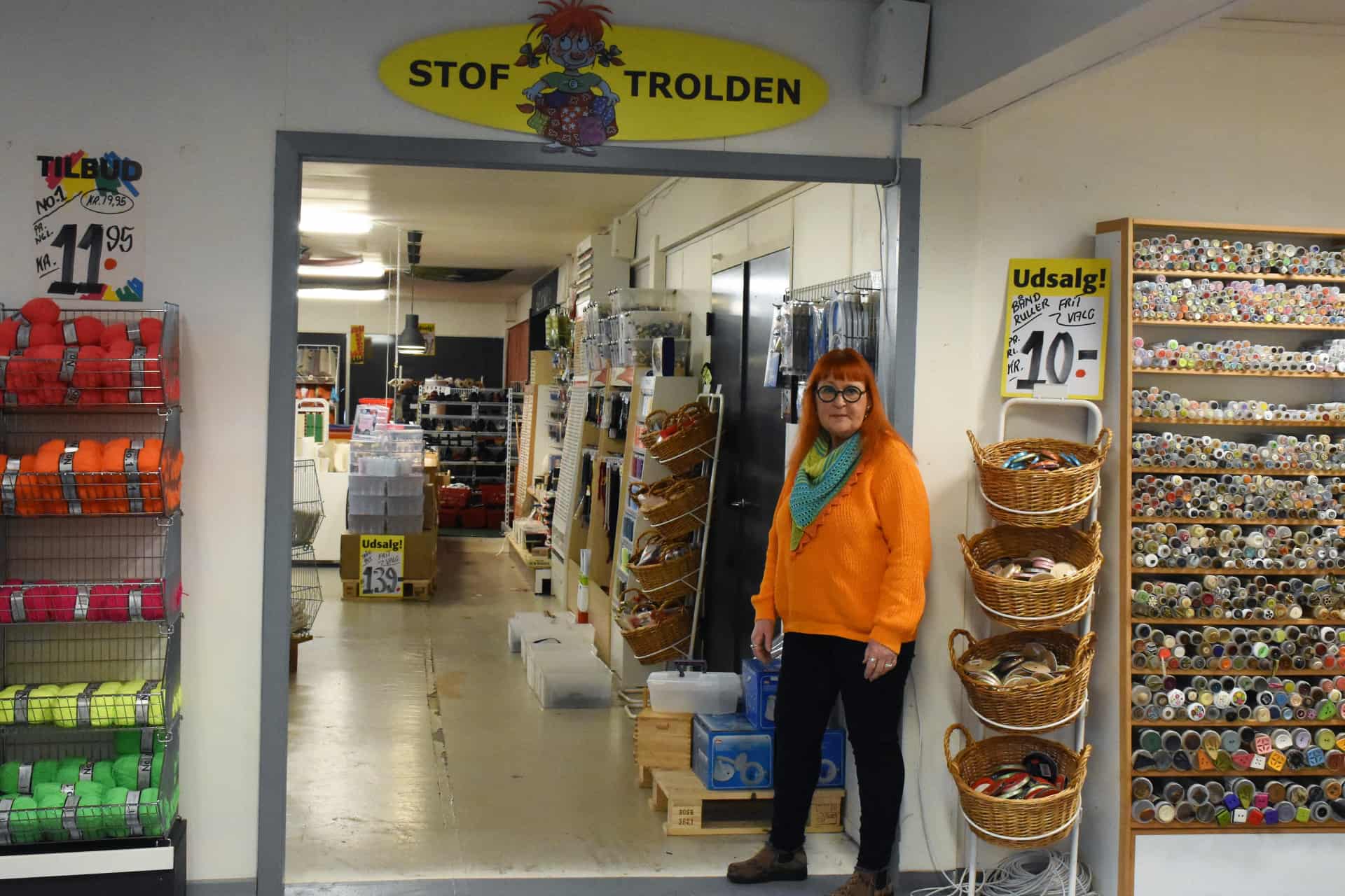 1300 kvadratmeter med garn, stoffer, symaskiner, knapper og sko: Manja har slået to butikker ...