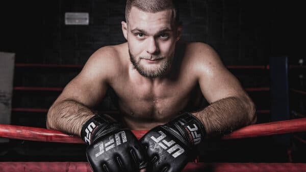 Dansk UFC-kæmper forventer sejr i stor kamp på udebane | hsfo.dk