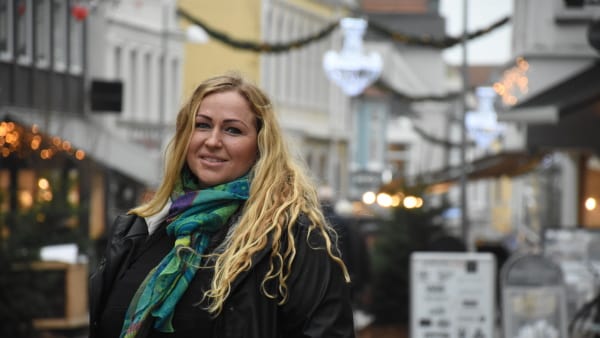 Smerterne er næsten væk - men Annette griner kun med et øje | ugeavisen.dk