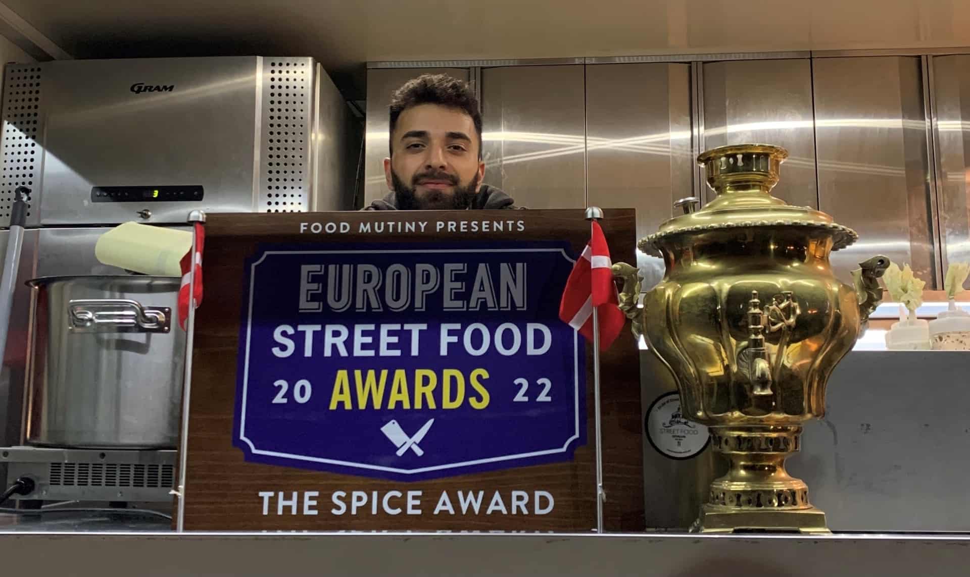 Sean serverer iranske specialiteter fra sin madvogn: Nu har han sat ...