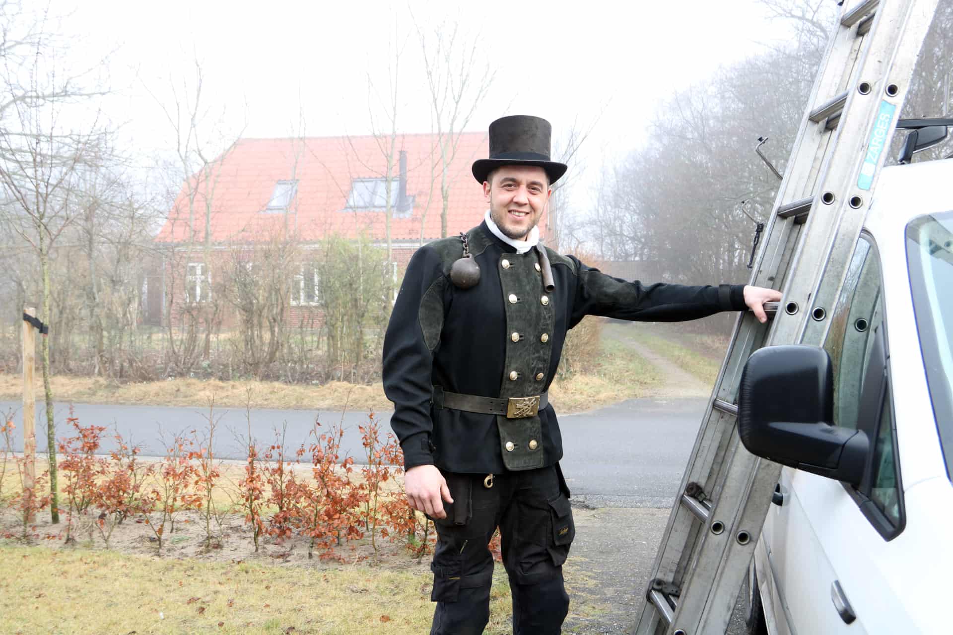 Skorstensfejer ved et tilfælde for syv år siden: Nu er Kasper fra ...