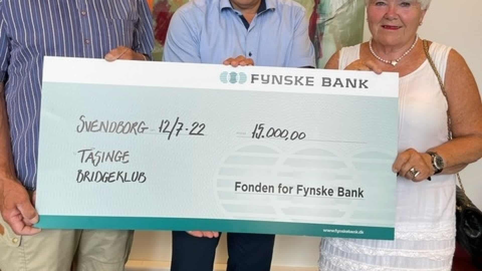 Tåsinge Bridgeklub fik donation af Fynske Bank | ugeavisen.dk