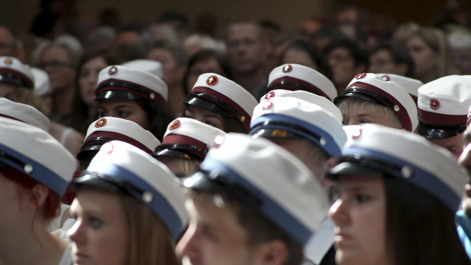 Studenter springer ud | ugeavisen.dk