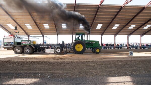 Borris står sammen om det årlige traktortræk | ugeavisen.dk