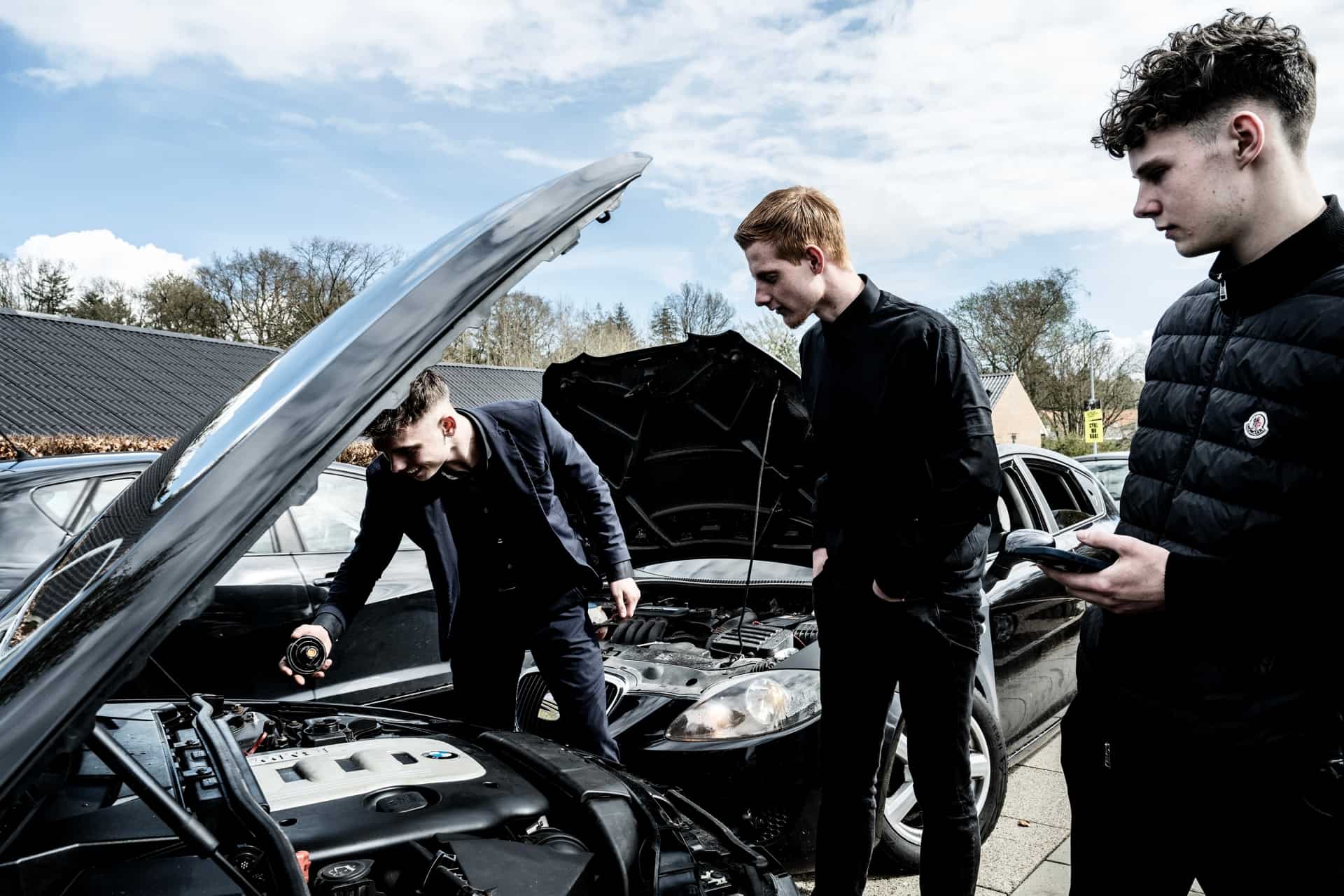 Se video og billeder: I dag blev Simon begravet - der var både sorg ...