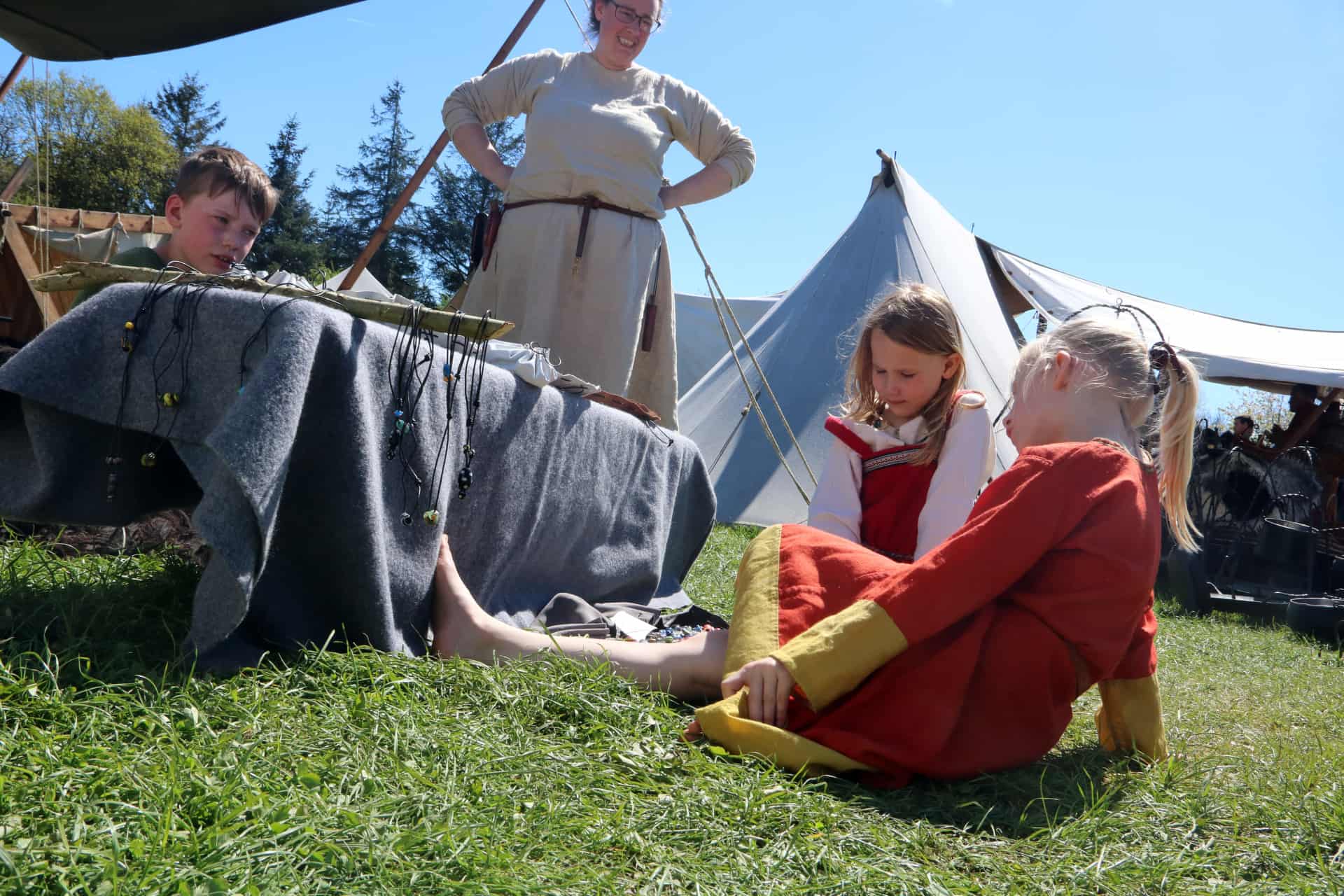 SE BILLEDER: Solen skinnede på vikinger i Ribe | ugeavisen.dk