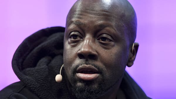 Fra fattige Haiti til rapper og superstar. Nu fylder Wyclef Jean 50 ...