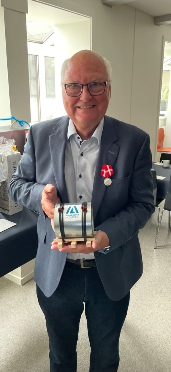 Lars Ole slutter sin karriere på toppen efter 46 år: Fejrer sin 70 års ...