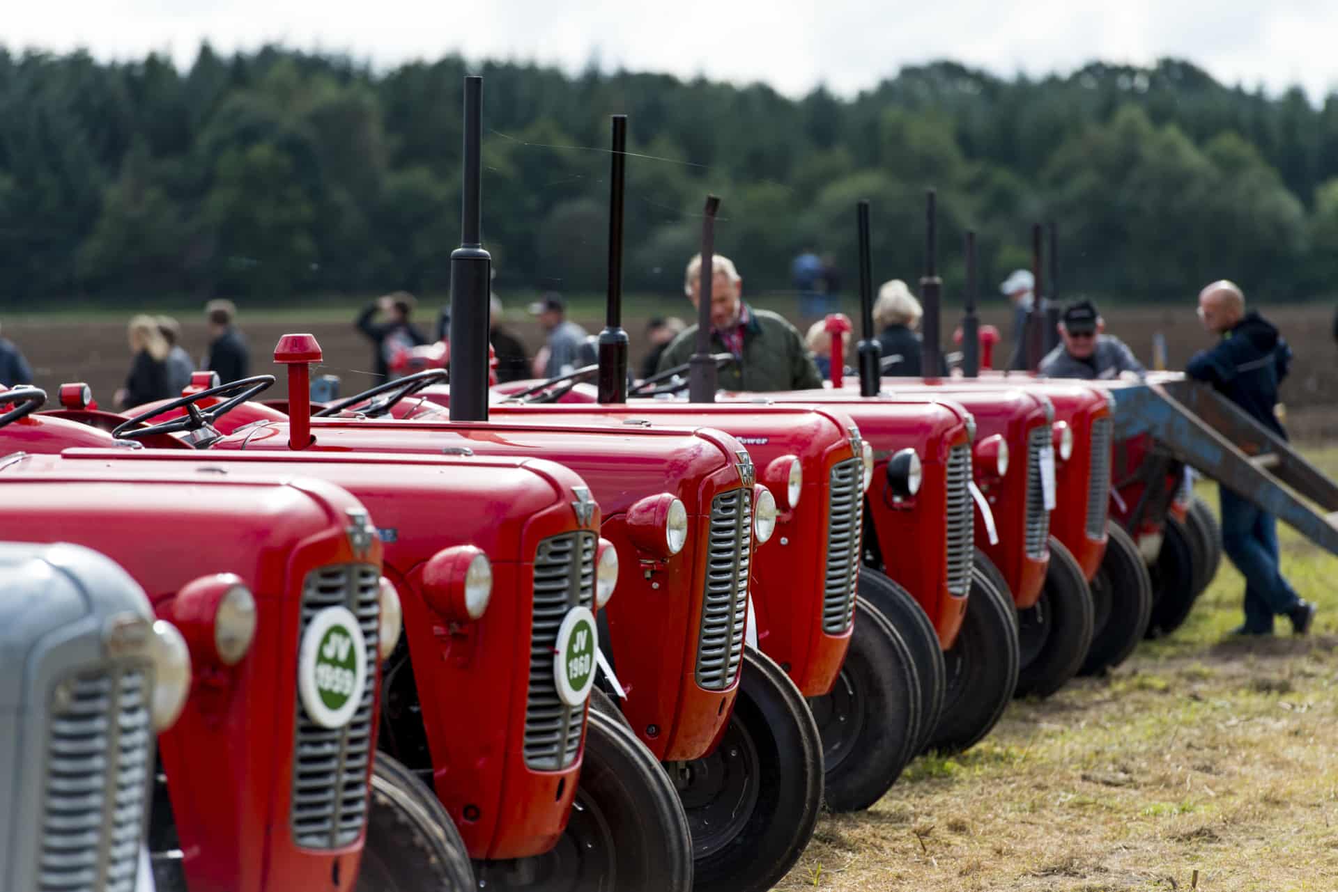 Rød traktor er stjålet: Har du set den køre rundt? | jv.dk