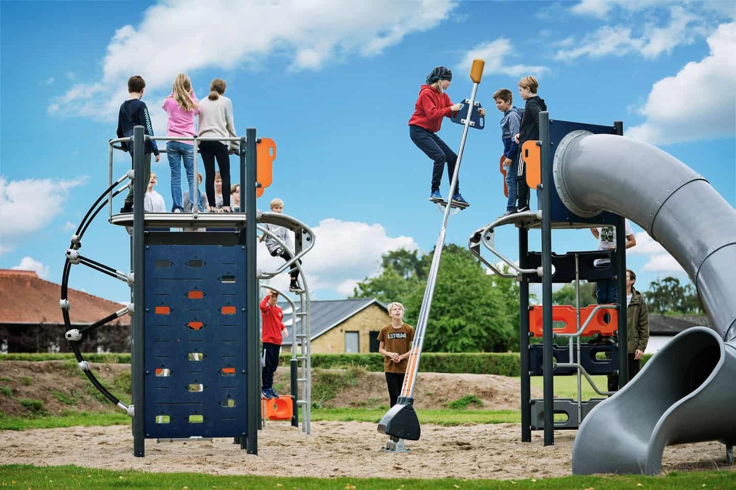 Sådan blev Kompan opfundet: Børn kunne slet ikke lade være med at ...