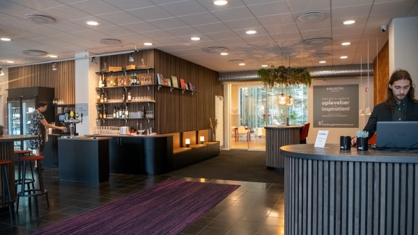 Ny café i Kolding har fået succes fra start: Biblioteksgæster køber ...