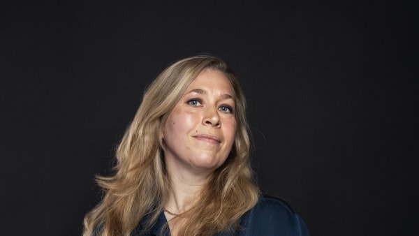 Kunstner Louise Hindsgavl fortæller om sin aktuelle udstilling Genskabt ...