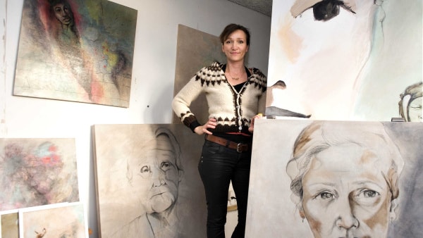 Agnete Brinch forbedrer sin maleteknik | jv.dk