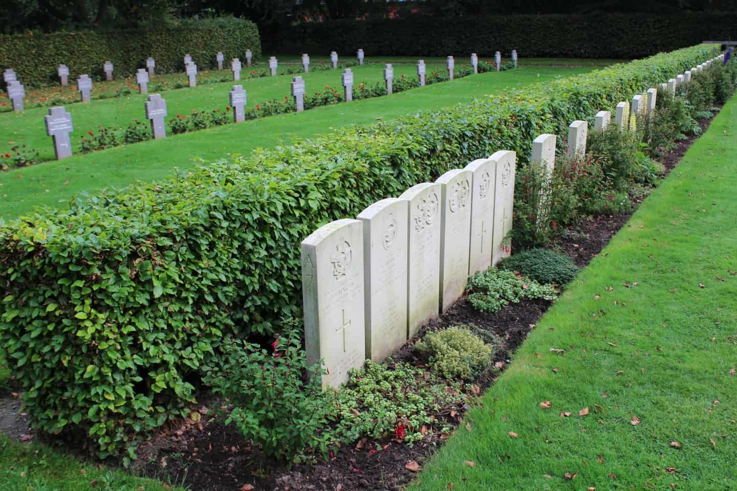 Erik samlede stumper af styrtet fly fra sin fars mark: 'Det styrt har ...