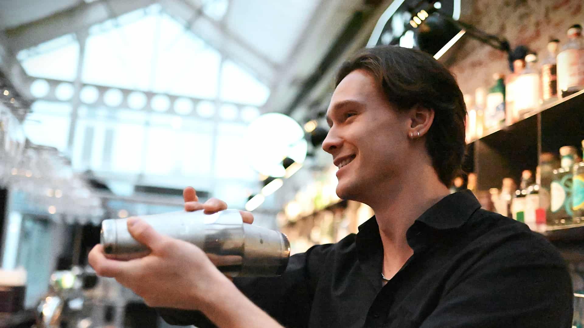 Casper fra Torvehallerne guider til cocktails nytårsaften: Her er tre ...
