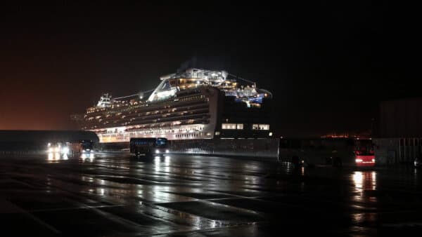 FAKTA: Sådan smitter coronavirus | jv.dk