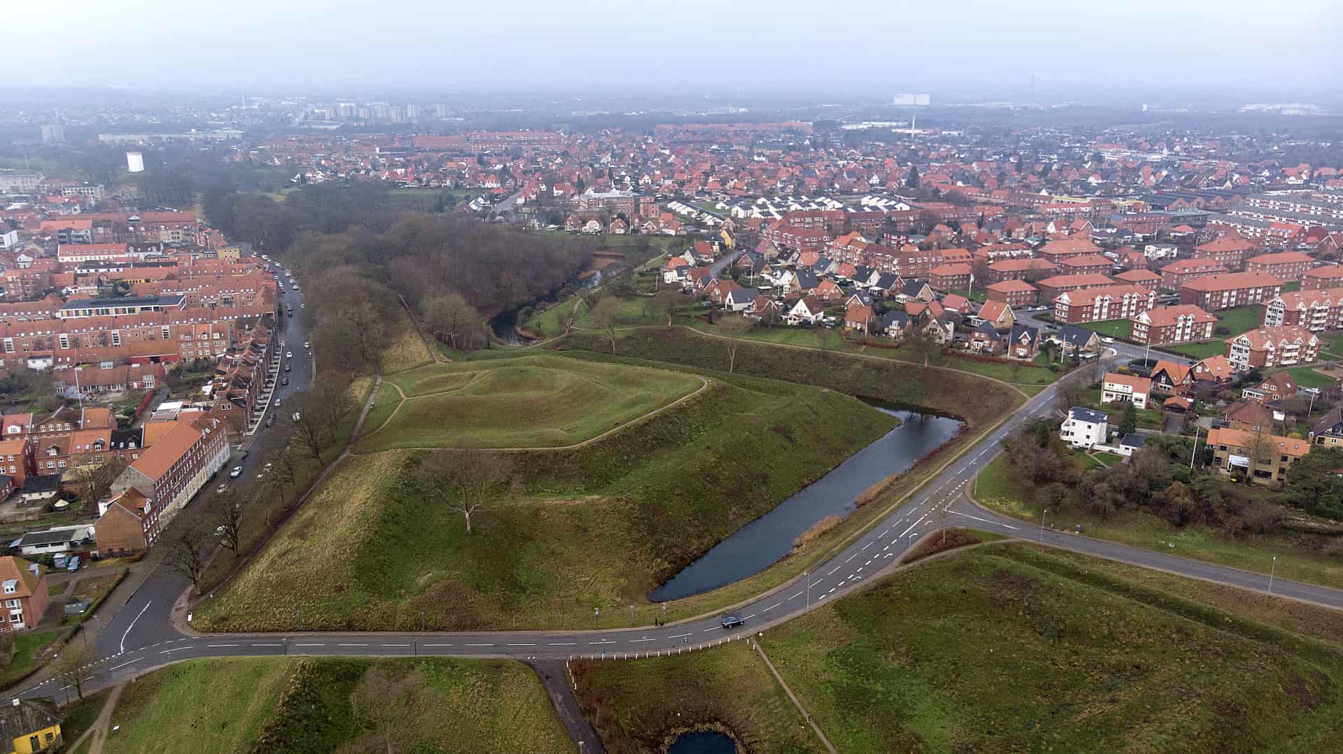 Påskeharen har tabt farvede æg - vær med til at finde dem | frdb.dk