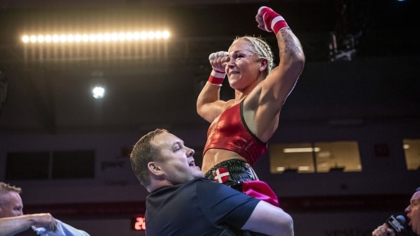 Mundtlig aftale på plads: Storkamp i USA venter Dina, hvis hun vinder ...