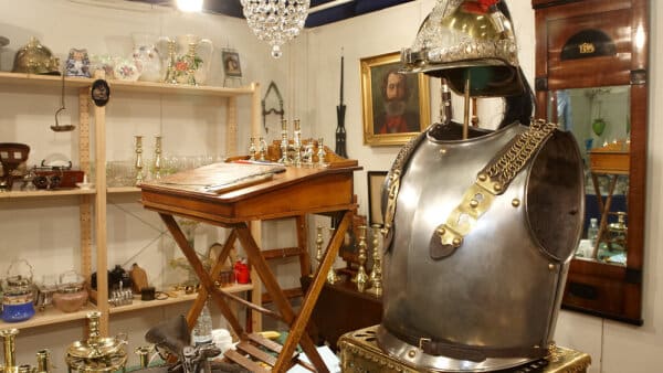 Antik og design udstilles igen i Tinghallen | ugeavisen.dk