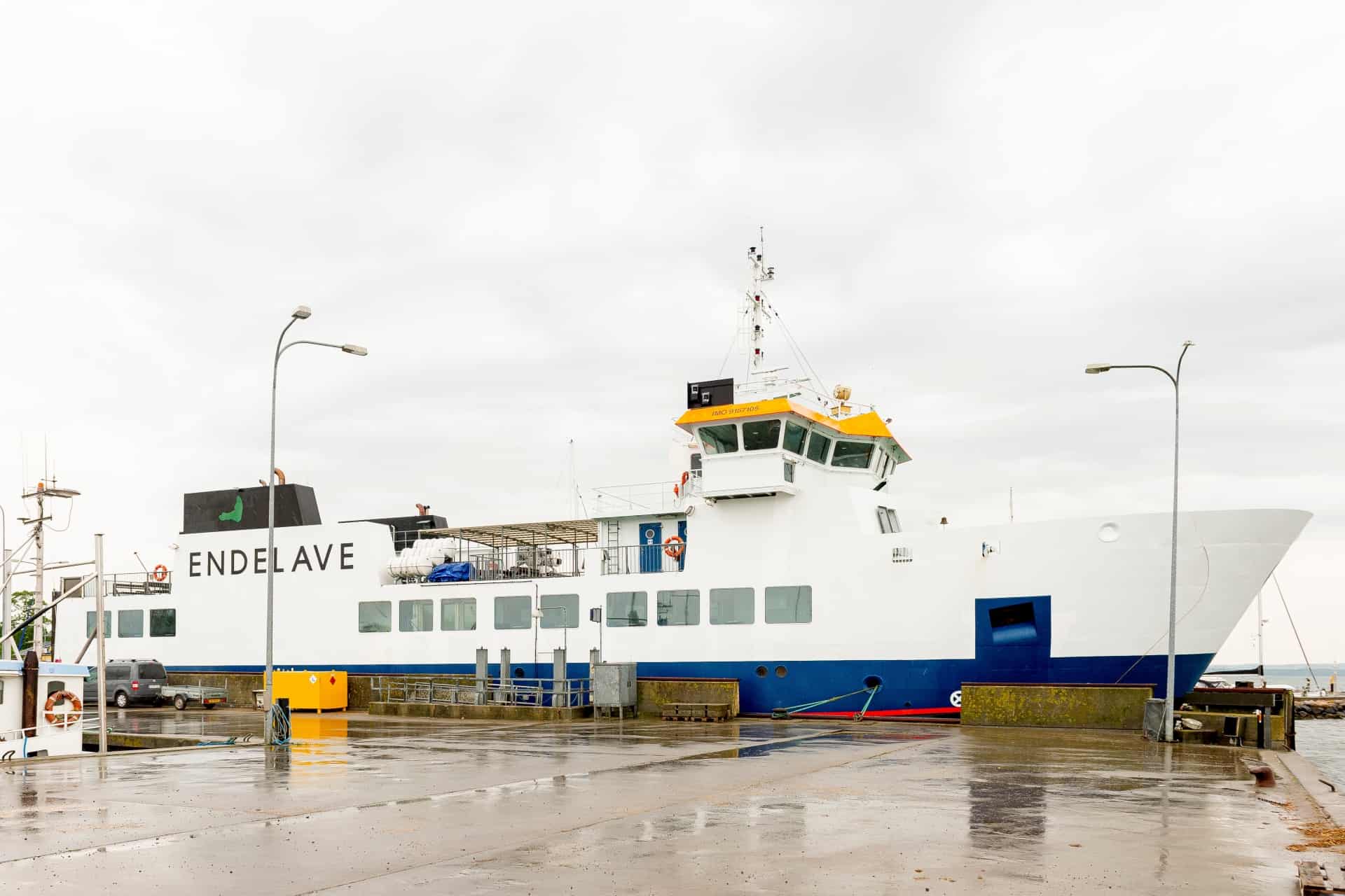 Kraftig vind aflyser to færgeafgange | stiften.dk