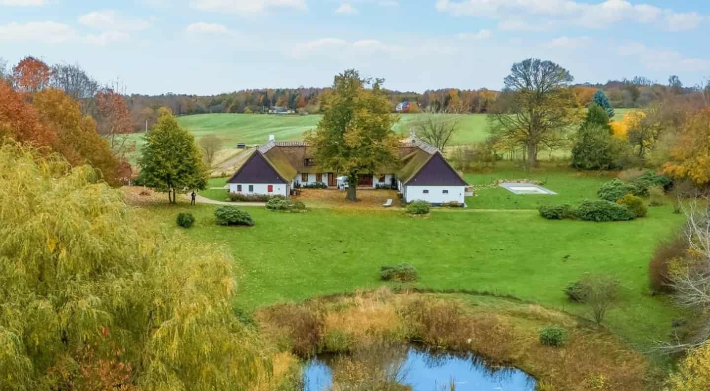 Casper Christensen sætter sin enorme ejendom til salg med millionrabat ...