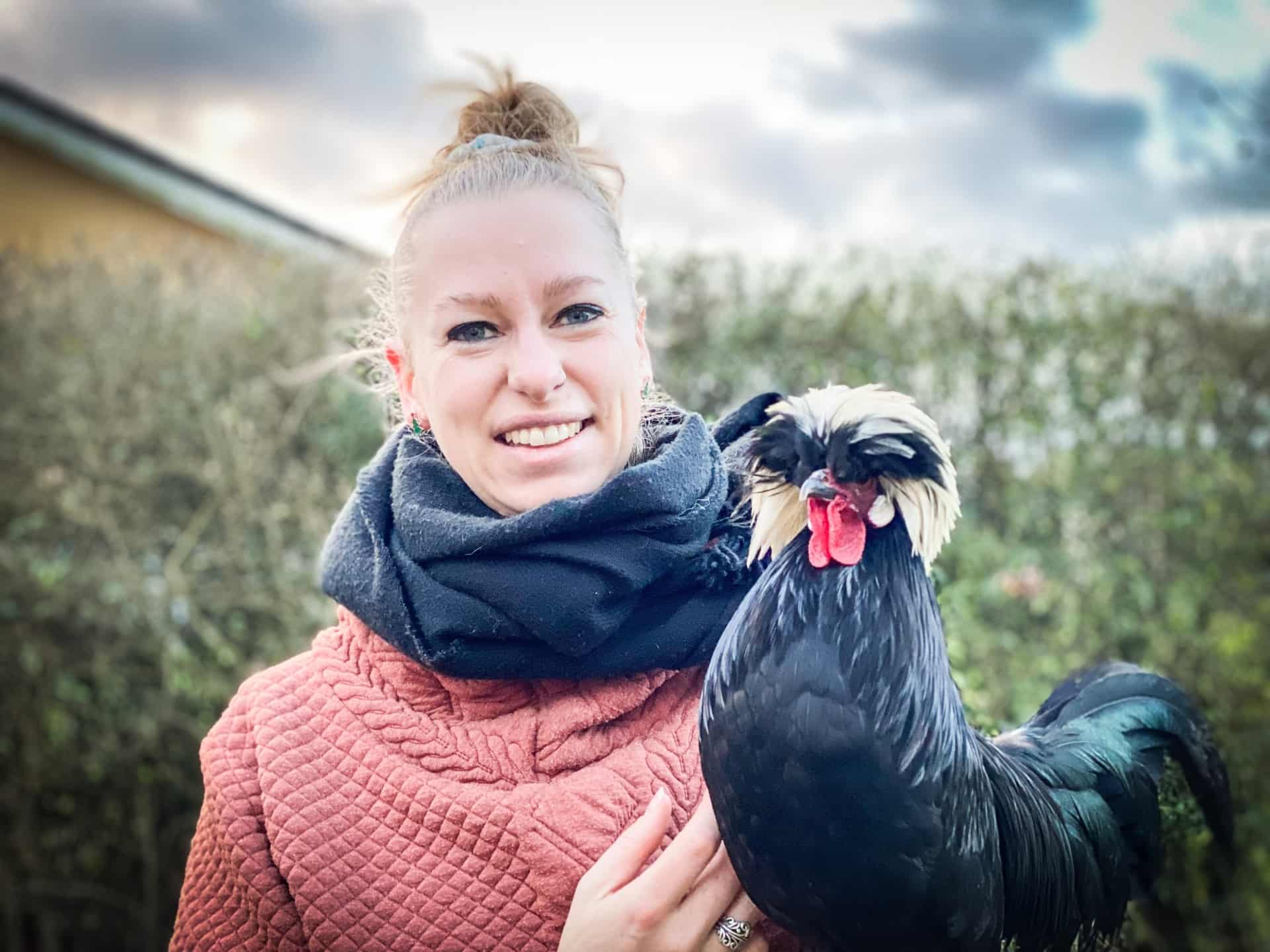 Susan har 18 høns i hønsegården: Det hjælper hende til at klare stress ...