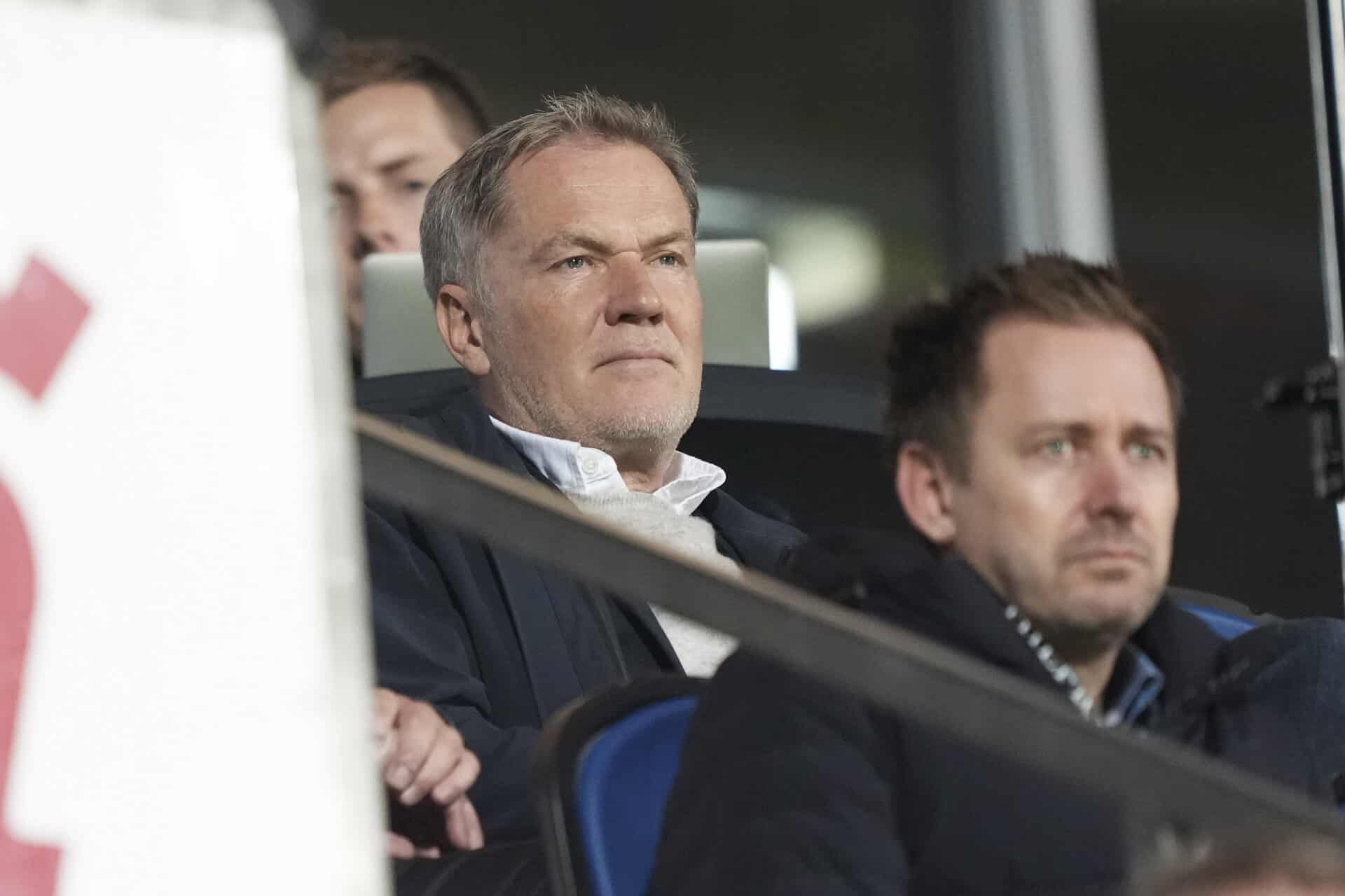 Fra købmandssøn til fodboldglad milliardær | dbrs.dk