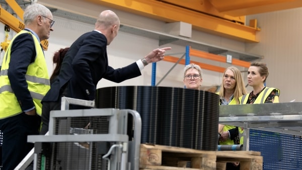 Statsministeren på besøg hos lokal brintkomet: - Jeg mærker en helt ... Statsministeren på besøg hos lokal brintkomet: - Jeg mærker en helt ...