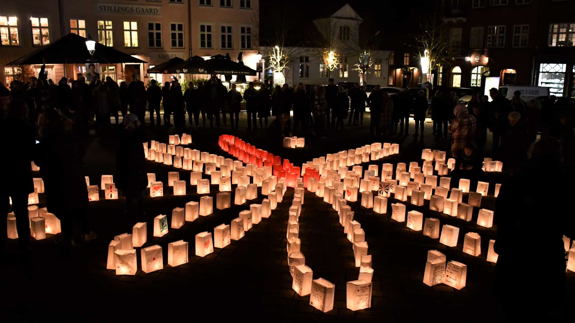Se de mange rørende hilsner og billeder: Læserne mindes dem, der tabte ...