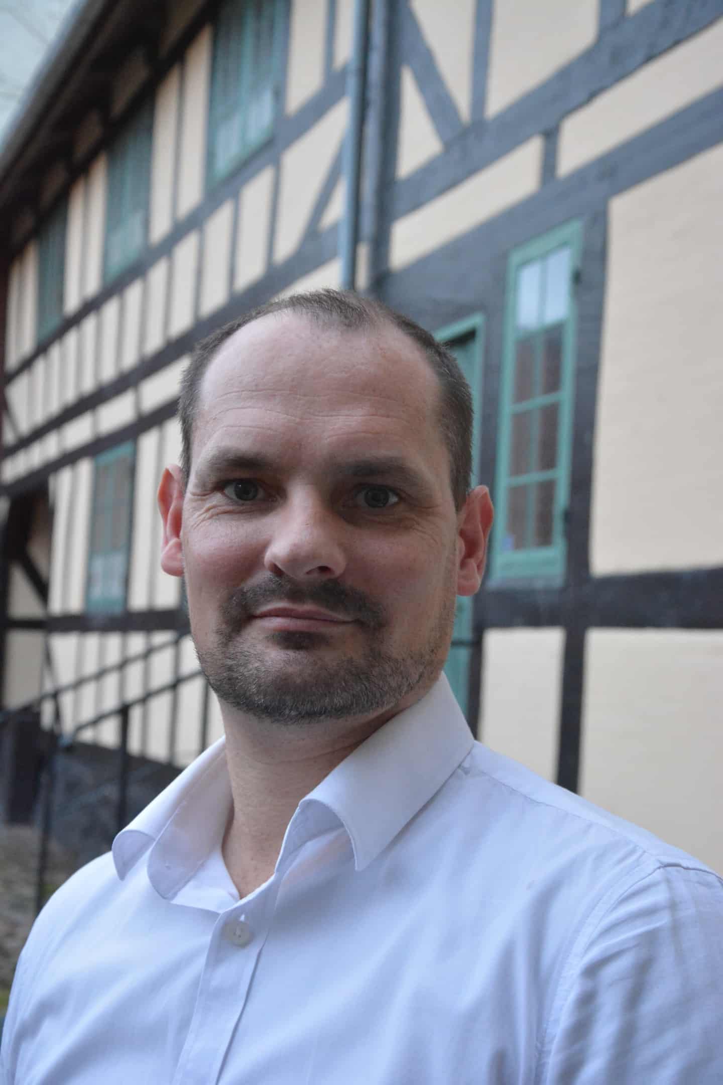 Udskældte padelbaner er ved at blive opført - håndboldklub får nu tider ...