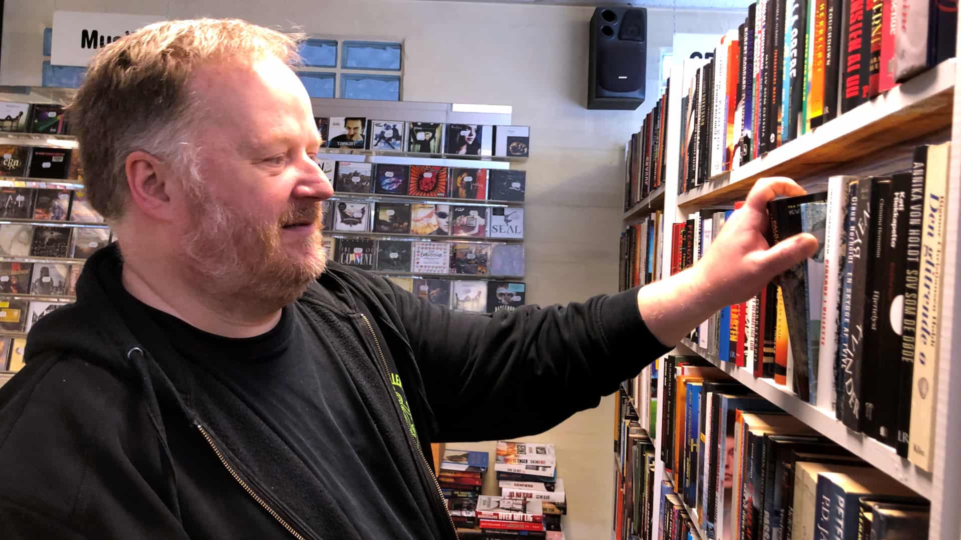 Bag disken: Brian var bager i 10 år, nu sælger han tegneserier og gamle ...