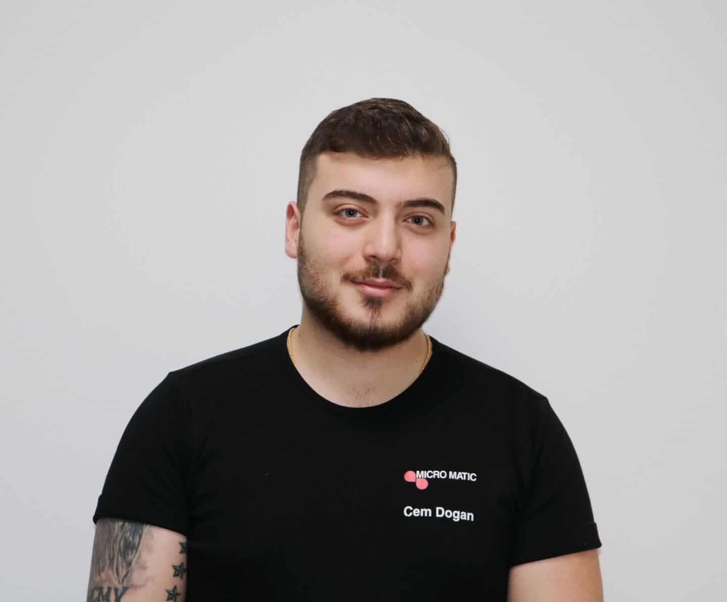 Cem Dogan er udlært industritekniker hos Micro Matic | fyens.dk