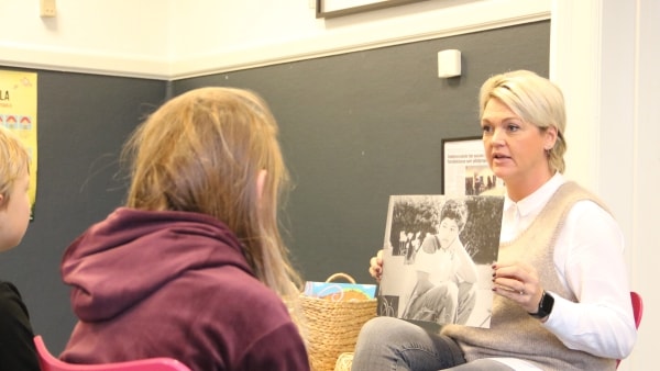 Mor eller far er med i skole: Familieklasse hjælper på børns mistrivsel ... Mor eller far er med i skole: Familieklasse hjælper på børns mistrivsel ...