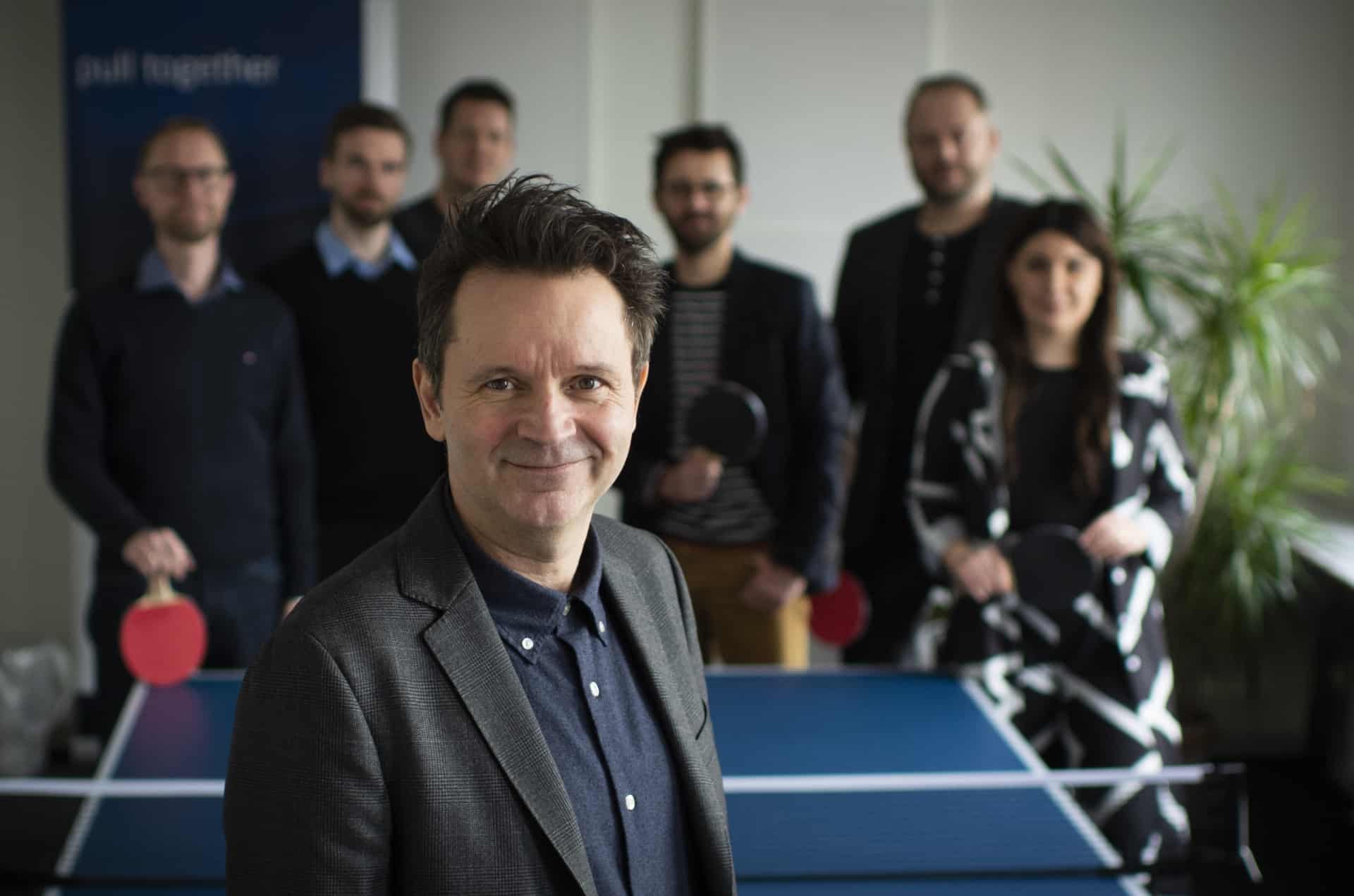 It-firma lod medarbejderne købe en bid af kagen: Nu er produktiviteten ...