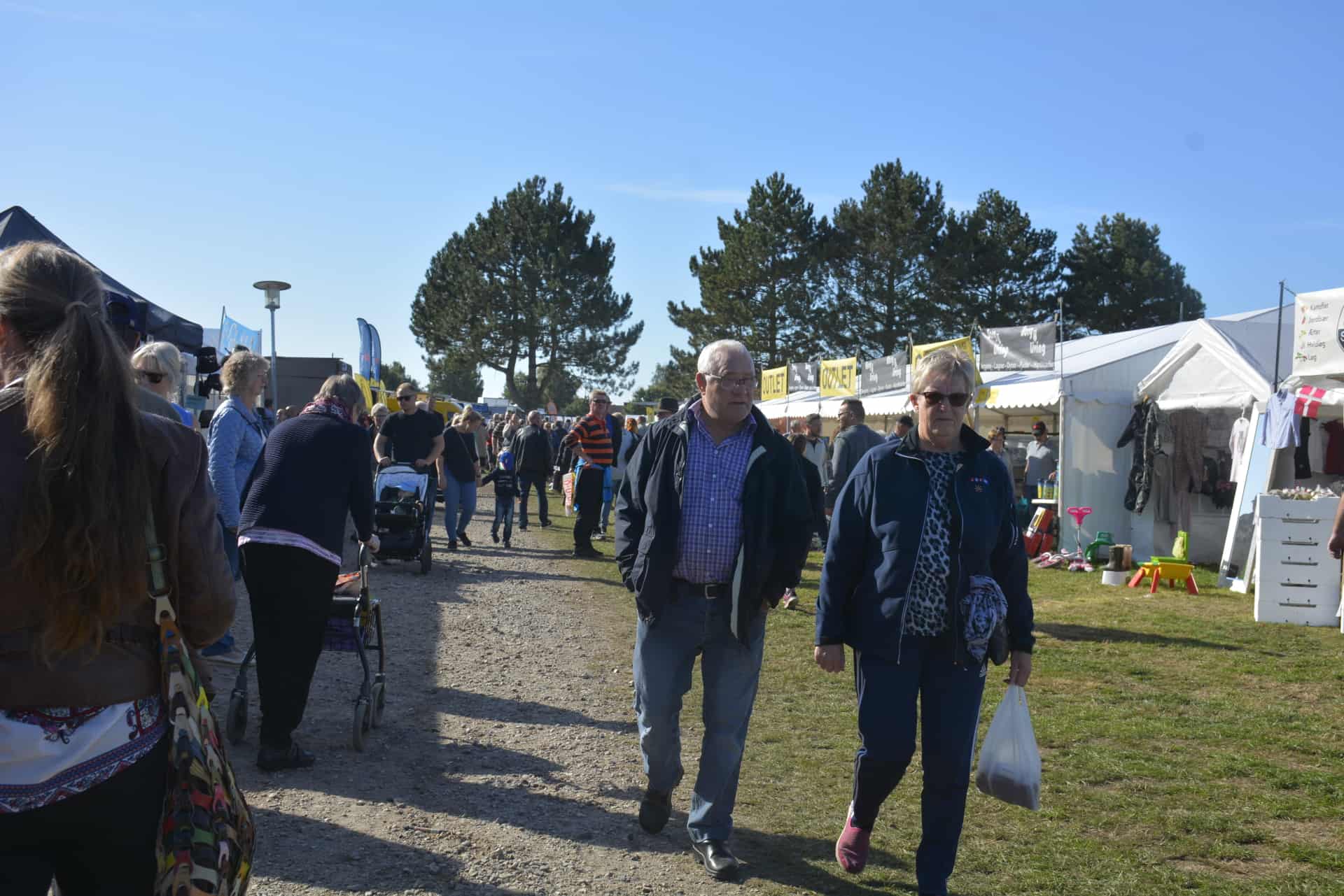 Se billederne fra Langeskov Kræmmermarked: Her må der pruttes ...