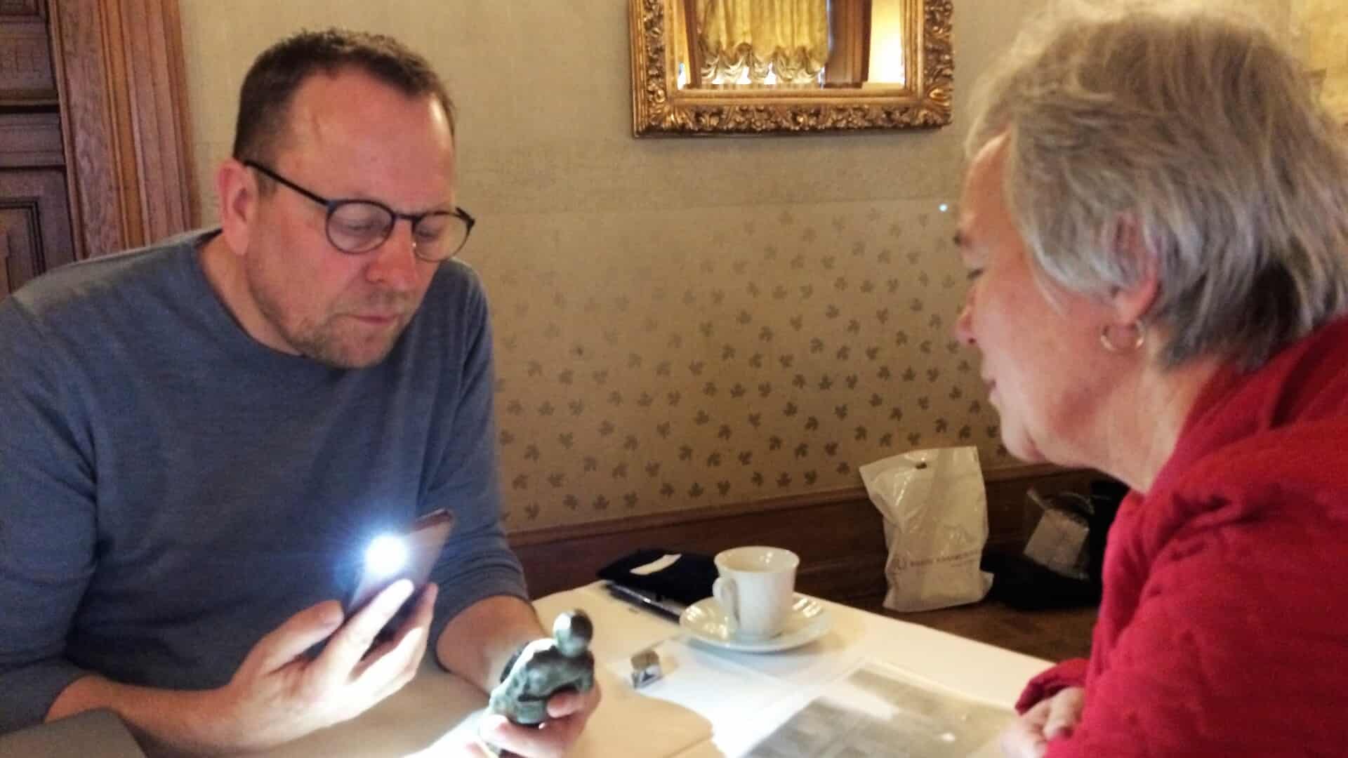 Eksperter kiggede på sydfynsk guld på slottet | ugeavisen.dk