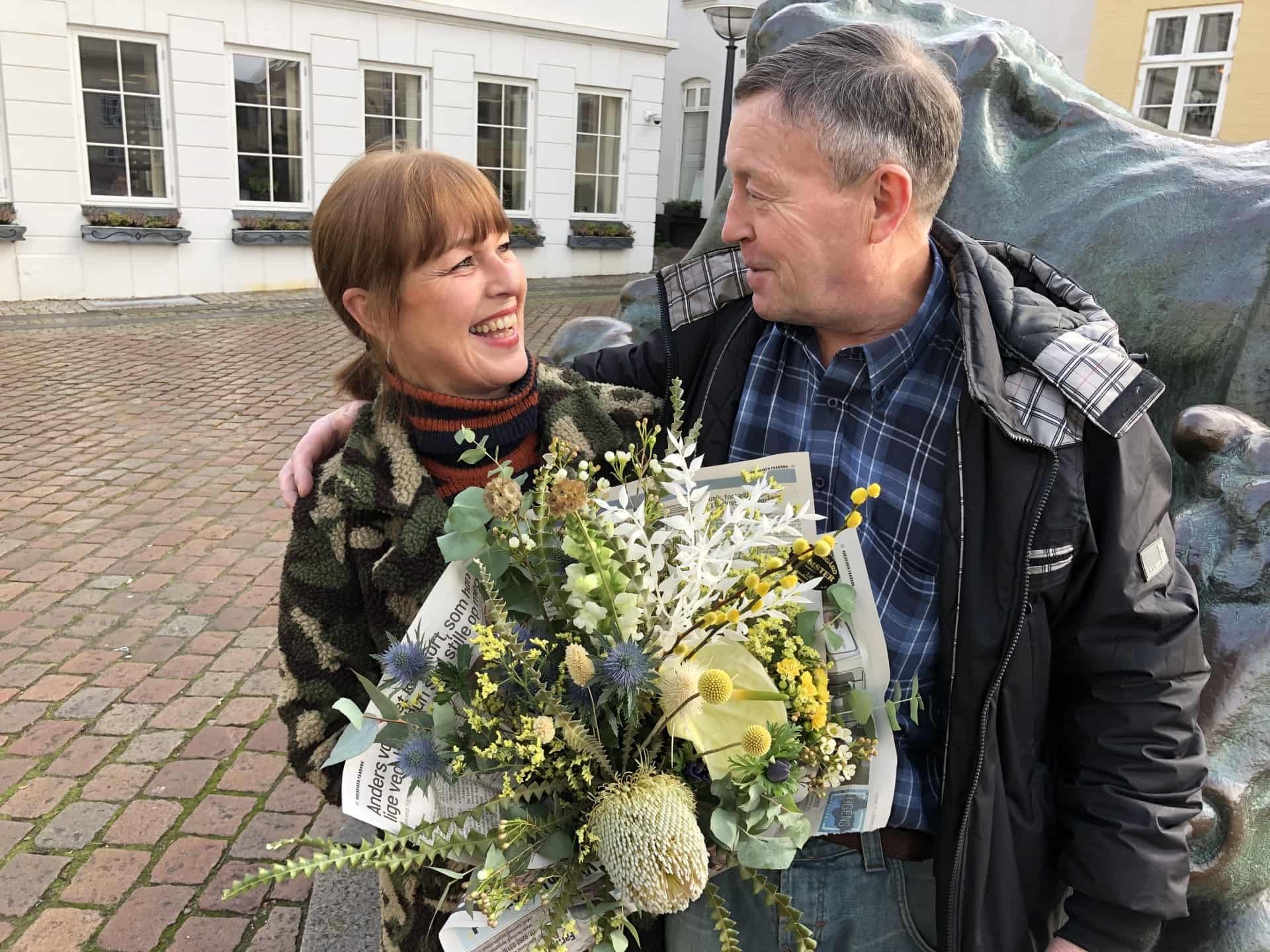 Hverken mund eller hænder står stille på Frank Rasmussen | ugeavisen.dk