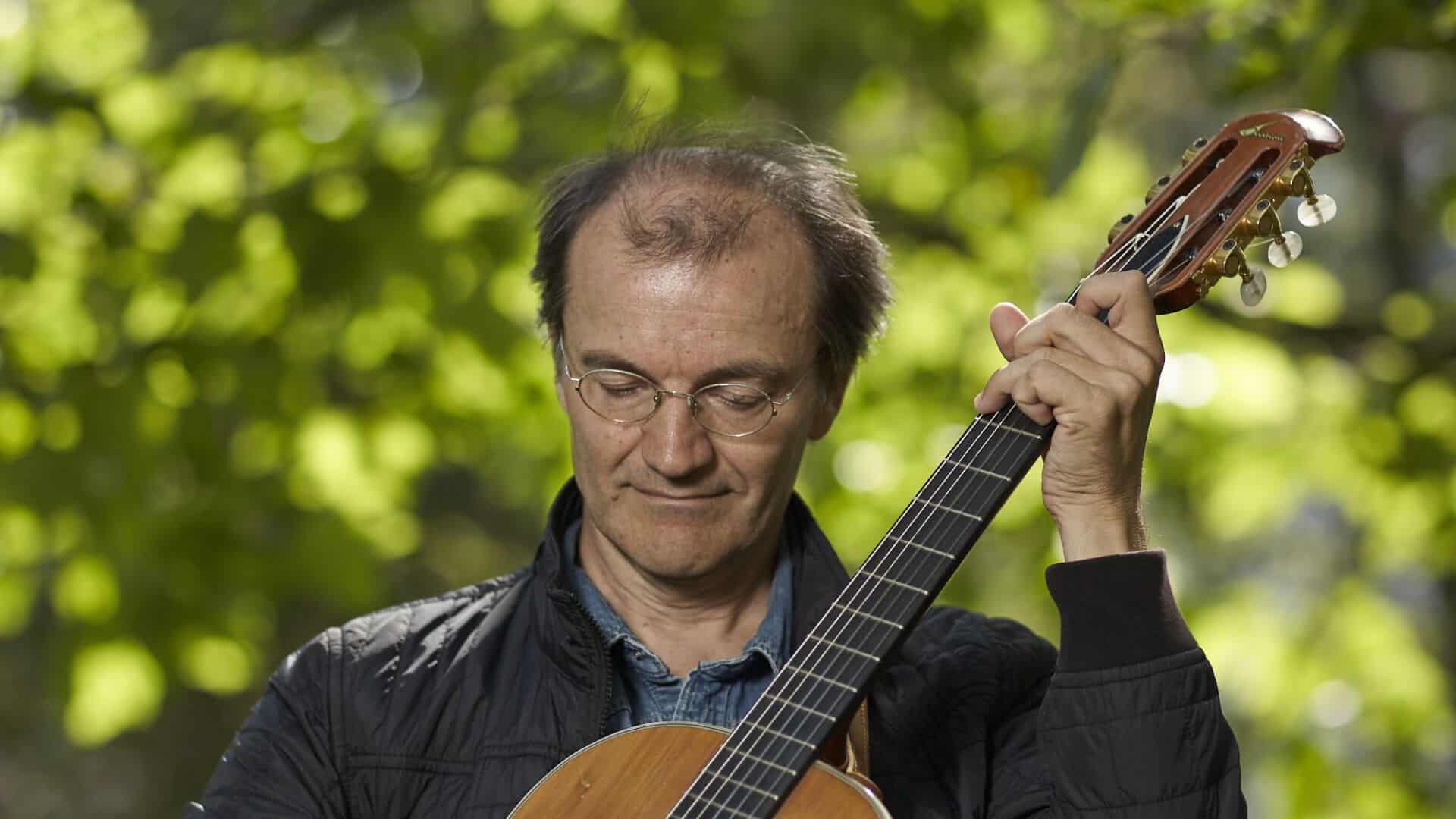 Han stoler på din evne til at genkende en god sang, når den er der ...