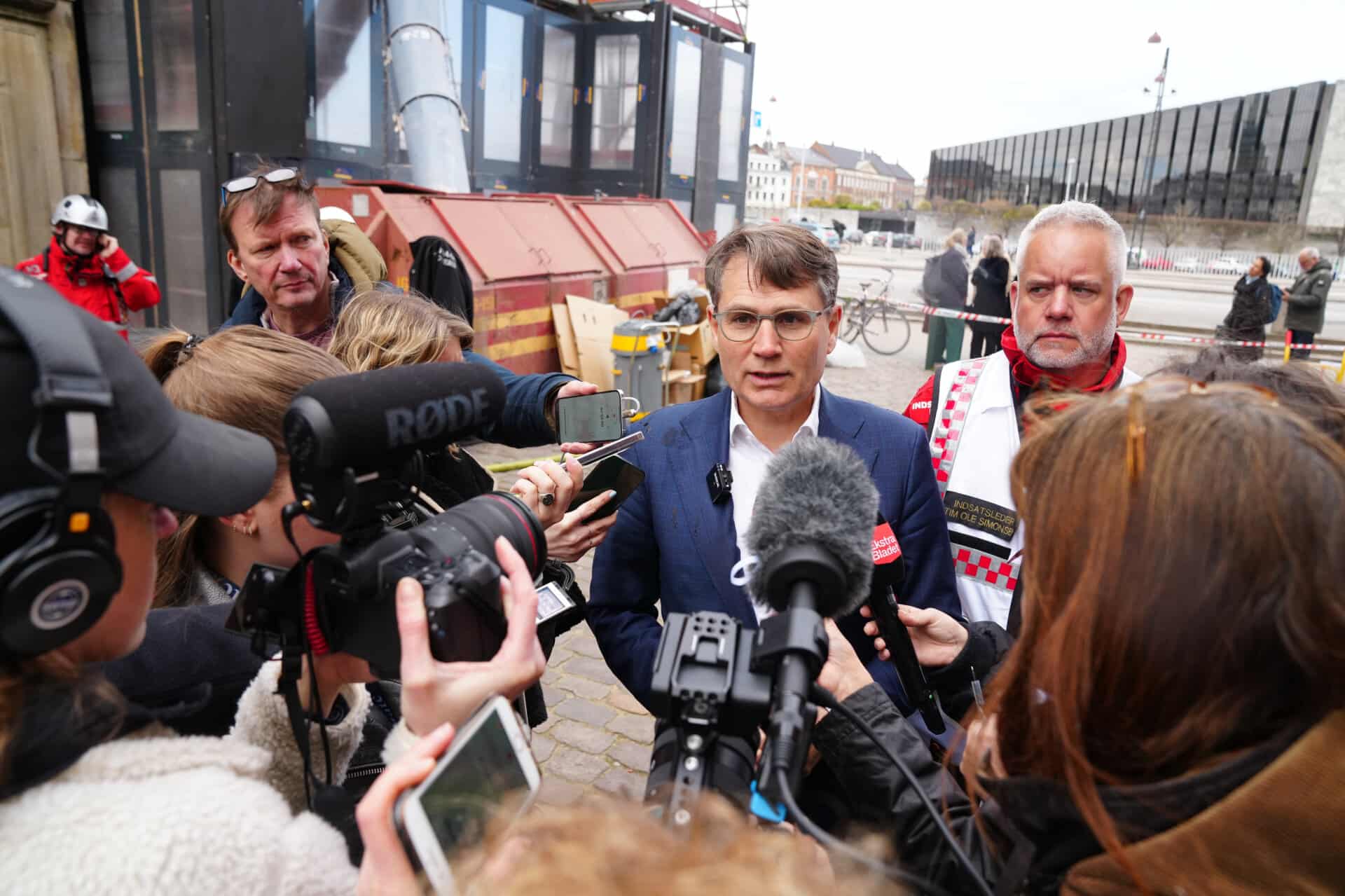 Billeder viser omfattende ødelæggelser af Børsens indre | jv.dk