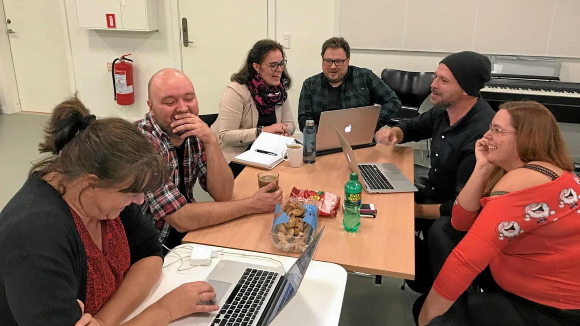 Amager Revyen satser på premiere 1. april | ugeavisen.dk