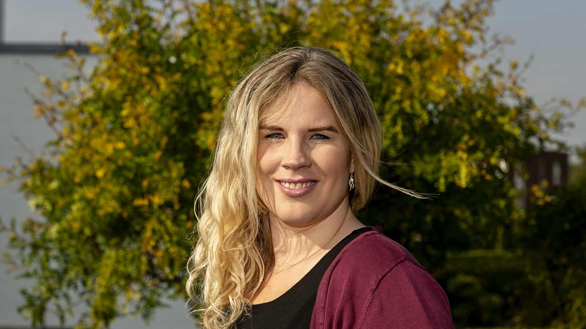 Sognepræst Helene Hay: Fra Hestepige til sognepræst i Hedensted ...