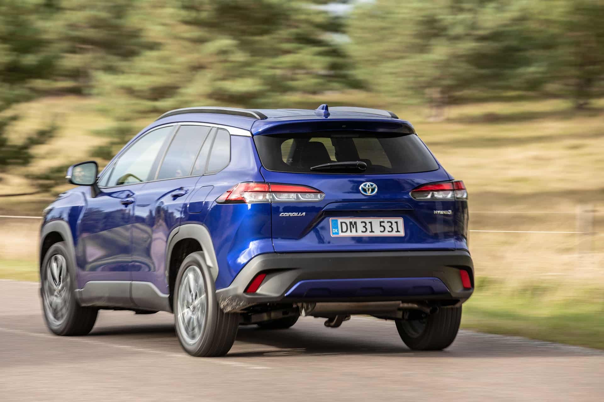 Vi tester: Den høje Toyota er lidt af en rejse tilbage i tiden | faa.dk