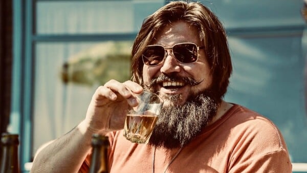 Rasmus Bjerg begejstrer anmeldere i ny John Mogensen-film | amtsavisen.dk