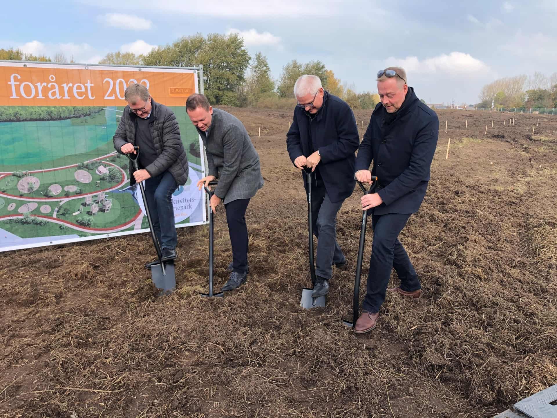 Første spadestik er taget for Danmarks største, dyreste og mest imponerende offentlige legeplads ...