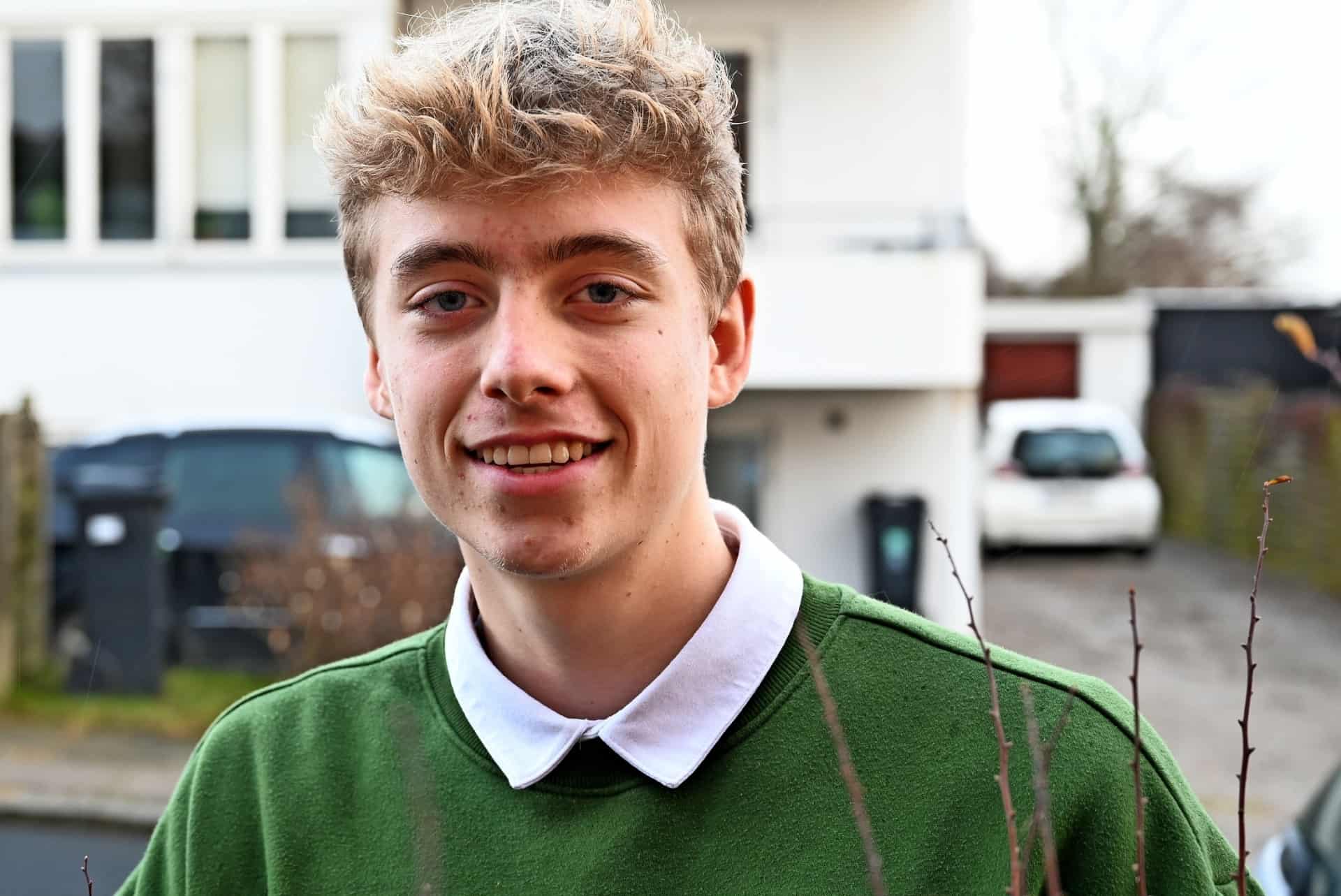 Som 15-årig investerede Aksel sine konfirmationspenge i aktier: Nu vil ...